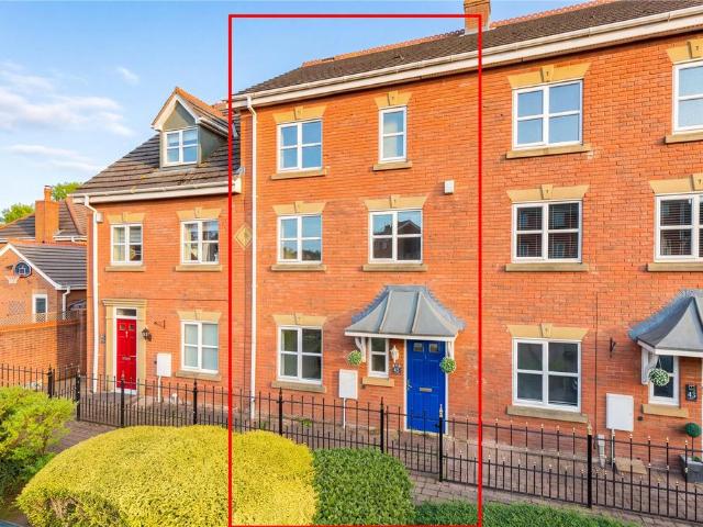 3 bedroom terraced house for sale
