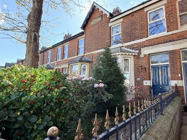 3 bedroom terraced house for sale