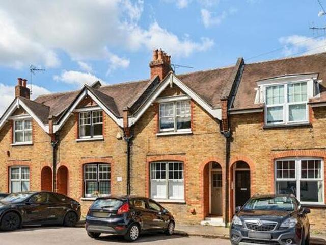 3 Bedroom Terraced House For Sale In Coulsdon North