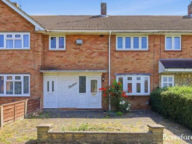 3 bedroom terraced house for sale in Courage Walk, Hutton, CM13