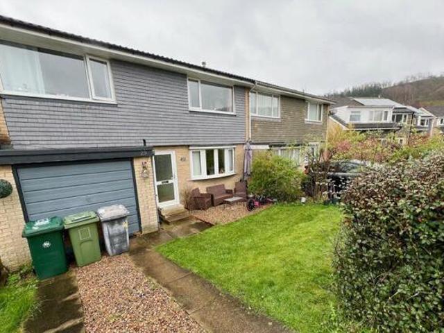 3 Bedroom Terraced House For Sale In Cowlersley, Huddersfield