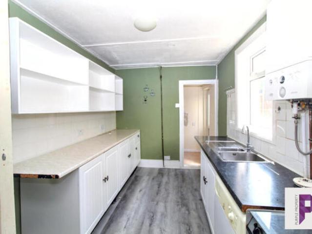 3 bedroom terraced house for sale in College Avenue, Gillingham, ME7