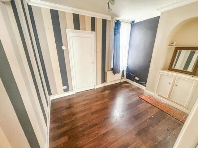 3 bedroom terraced house for sale in College Road, Bedford, MK42