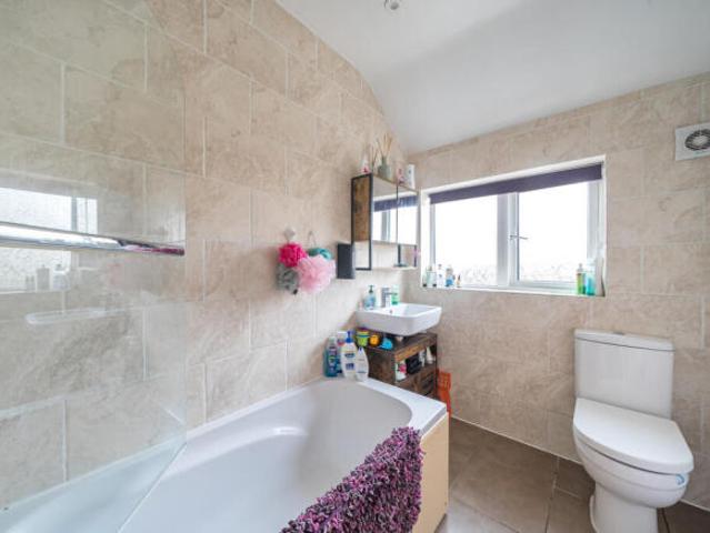 3 bedroom terraced house for sale in Collindale Avenue, Erith, DA8