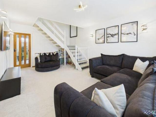 3 bedroom terraced house for sale in Collynson Close, Willerby, HU10