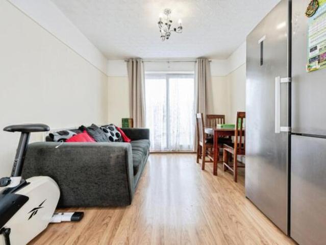 3 bedroom terraced house for sale in Connaught Road, Luton, Bedfordshire, LU4