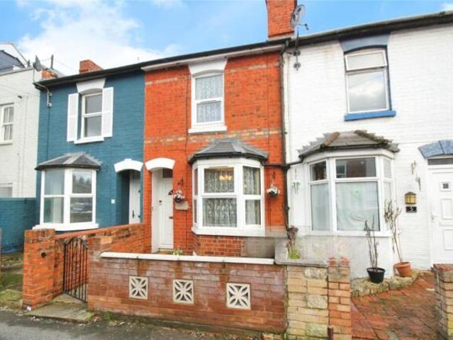 3 bedroom terraced house for sale in Connaught Road, Reading, RG30