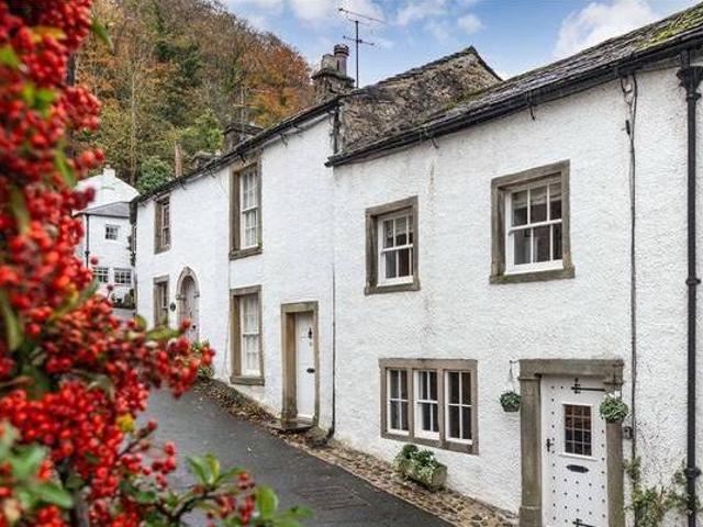 3 bedroom terraced house for sale in Constitution Hill Settle North Yorkshire BD24 BD24