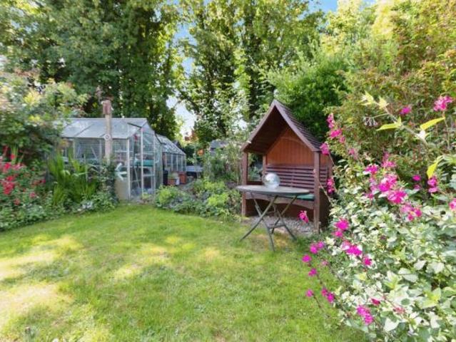 3 bedroom terraced house for sale in Coronation Road, Basingstoke, Hampshire, RG21