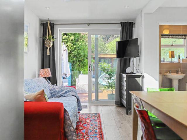 3 bedroom terraced house for sale in Cornwallis Road, Oxford, OX4