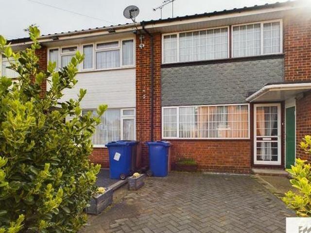 3 Bedroom Terraced House For Sale In Corringham, Essex
