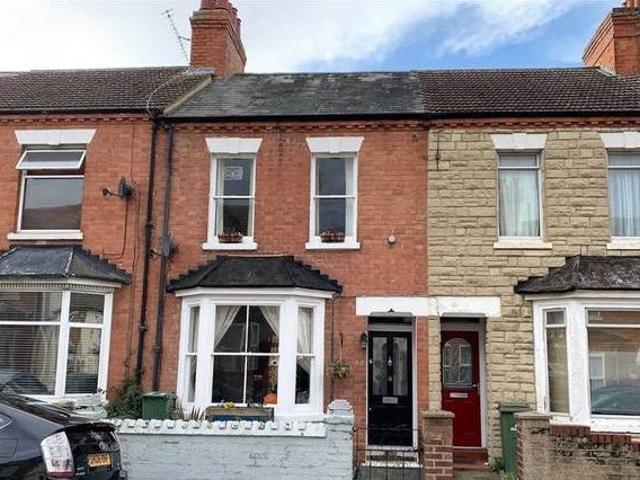 3 bedroom terraced house for sale in Cambridge Street Wolverton Milton Keynes MK12