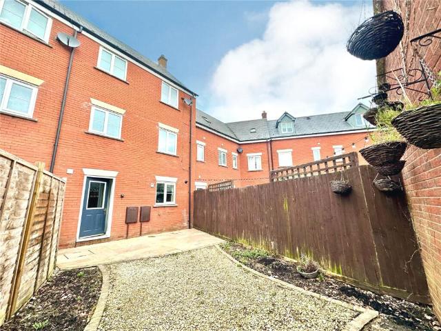 3 bedroom terraced house for sale in Caradon Walk, Redhouse, Swindon, SN25