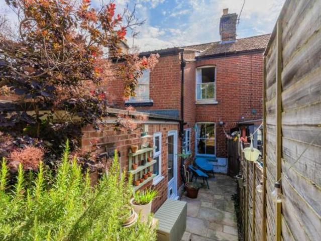3 bedroom terraced house for sale in Cardiff Road, Norwich, NR2
