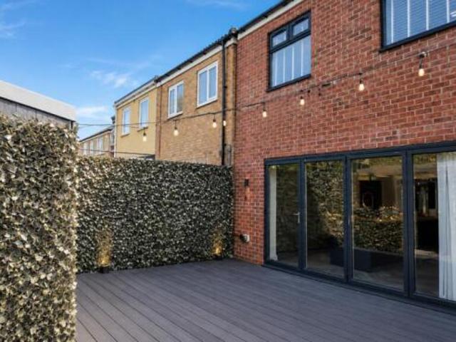 3 bedroom terraced house for sale in Cardigan Road, Hull, HU3