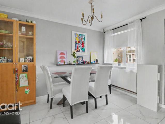 3 bedroom terraced house for sale in Carnation Close, Chelmsford, CM1