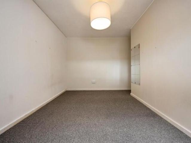3 bedroom terraced house for sale in Carrick Road, Bedford, MK41