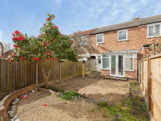 3 bedroom terraced house for sale in Carter Street, Leicester, LE4