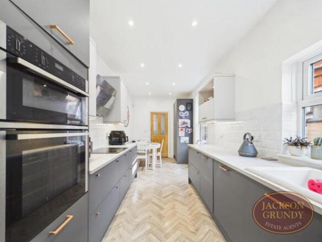 3 bedroom terraced house for sale in Cedar Road, Abington, NN1 4RN, NN1