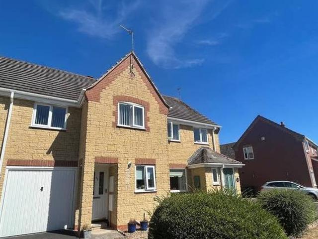 3 bedroom terraced house for sale in Church View Gillingham SP8