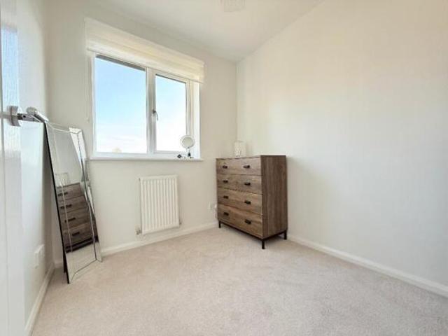 3 bedroom terraced house for sale in Chalkdown, Luton, LU2