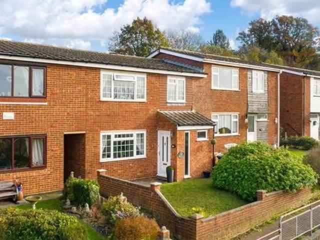 3 bedroom terraced house for sale in Chapelfields Stanstead Abbotts SG12