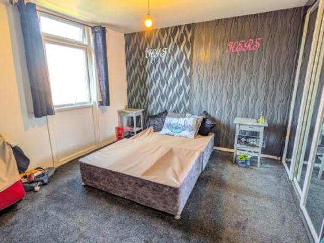 3 bedroom terraced house for sale in Chatcombe Drive, Worcester, WR4