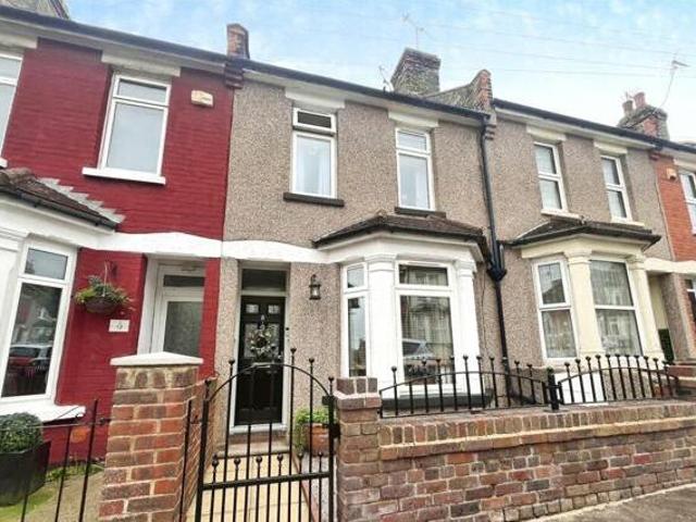 3 Bedroom Terraced House For Sale In Chatham, Kent
