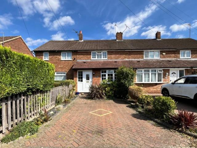 3 bedroom terraced house for sale in Chesford Road, Luton, Bedfordshire, LU2 8DS, LU2