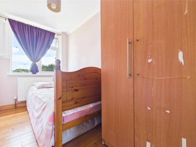 3 bedroom terraced house for sale in Chichester Road, Tilehurst, Reading, RG30