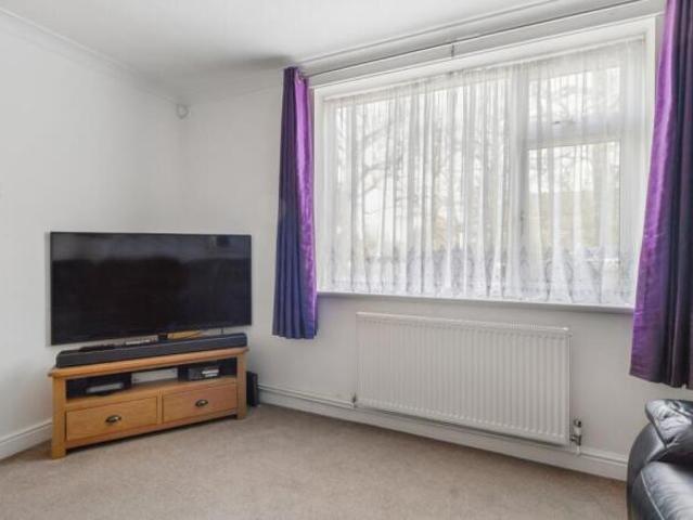3 bedroom terraced house for sale in Chilwell Gardens, Watford, WD19