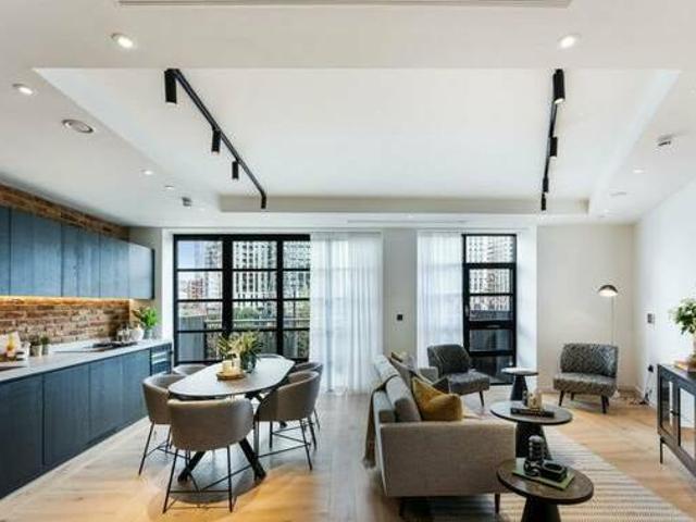 3 bedroom terraced house for sale in City Island Way London City Island London E14