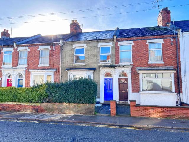 3 bedroom terraced house for sale in Clare Street, Northampton, NN1 3JF, NN1
