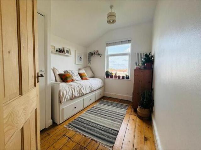 3 bedroom terraced house for sale in Clarke Road, Abington, Northampton NN1