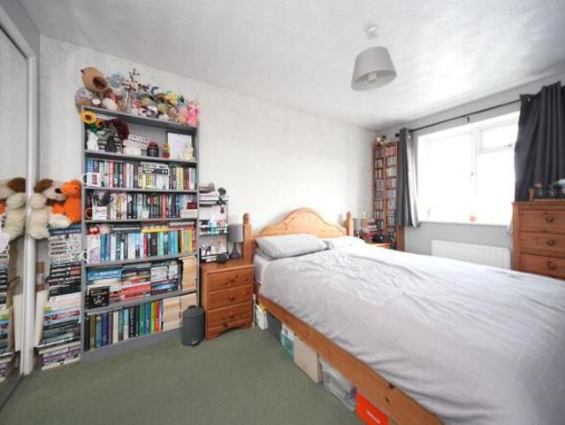 3 bedroom terraced house for sale in Claverley Green, Luton, LU2