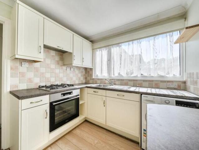 3 bedroom terraced house for sale in Cleveland Close, Basingstoke, RG22