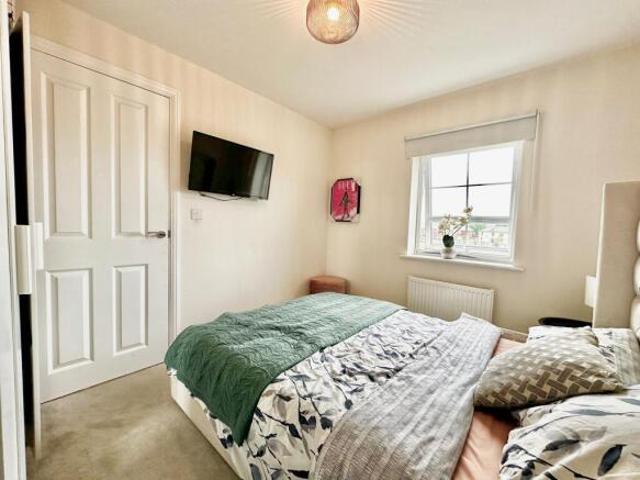 3 bedroom terraced house for sale in Cranwell Crescent, Eaton Leys, MK17