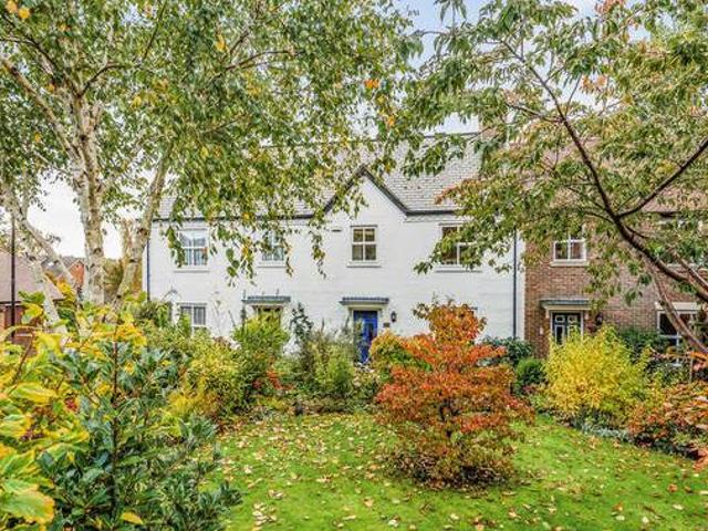 3 bedroom terraced house for sale in Cromwell Gardens Alton GU34