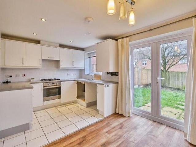 3 bedroom terraced house for sale in Cromwell Lane, Coventry, CV4
