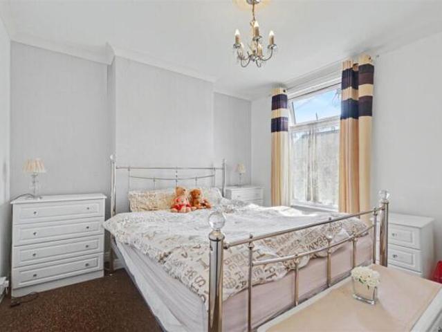 3 bedroom terraced house for sale in Crossley Street, Sherwood, Nottingham, NG5