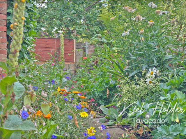 3 bedroom terraced house for sale in Cumberland Road, East Reading, Berkshire, RG1