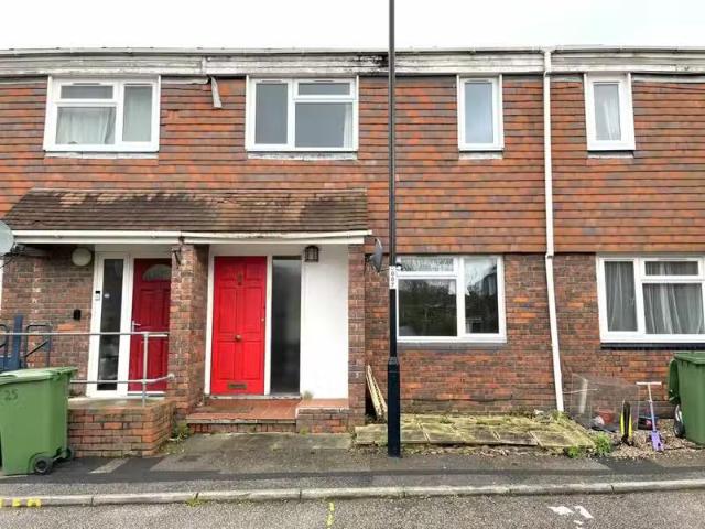 3 bedroom terraced house for sale in Ambleside, Bromley, BR1