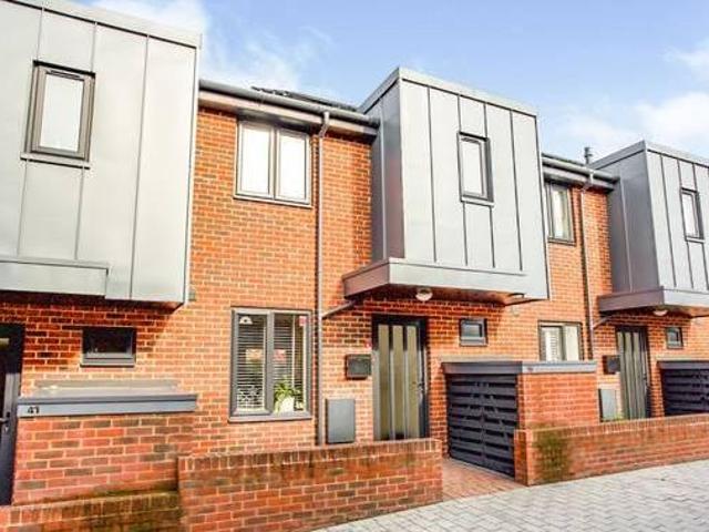3 bedroom terraced house for sale in Amoy Street Southampton Hampshire SO15 SO15