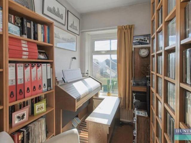 3 bedroom terraced house for sale in Abb Scott Lane Low Moor, Bradford, BD12 0EN, BD12