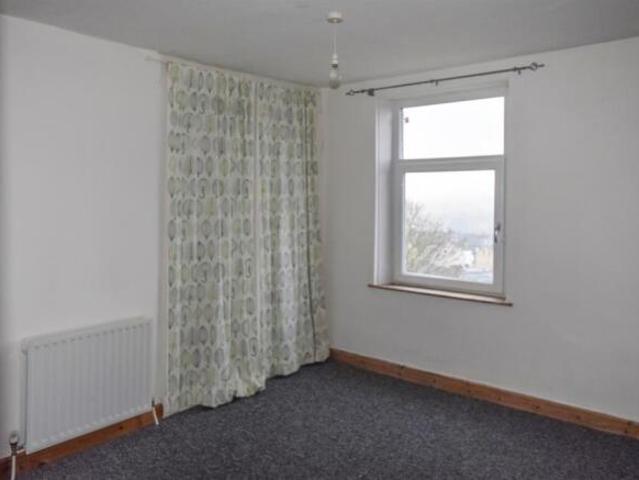3 bedroom terraced house for sale in Airedale College Mount, Bradford, BD3 0JU, BD3