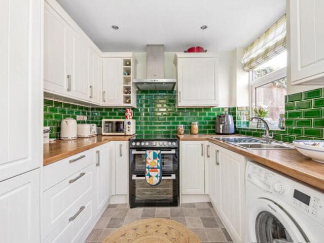 3 bedroom terraced house for sale in Alwold Crescent, London, SE12