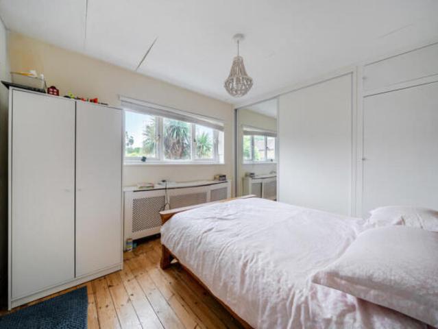 3 bedroom terraced house for sale in Alwold Crescent, London, SE12