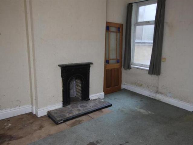 3 bedroom terraced house for sale in Albany Road, Doncaster, DN4