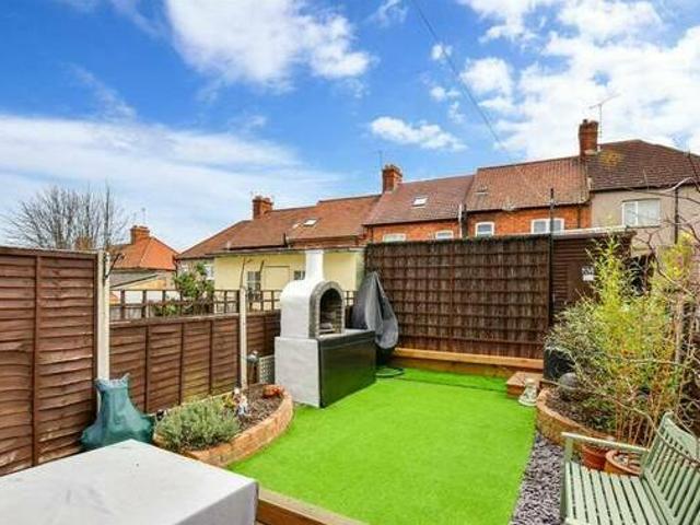 3 bedroom terraced house for sale in Albatross Street London SE18