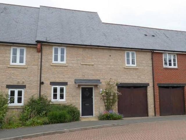3 bedroom terraced house for sale in Aldous Drive Bloxham OX15